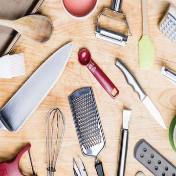 1. KITCHEN TOOLS BASED ON THEIR USES.pptx