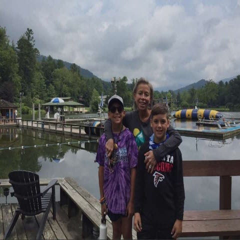Alpharetta mom Nathalie Bevis loves travelling with her kids | PPTX
