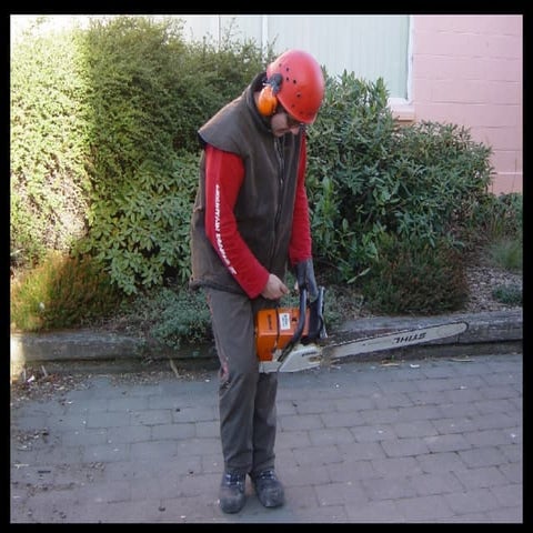 Chainsaw Starting Methods | PPT