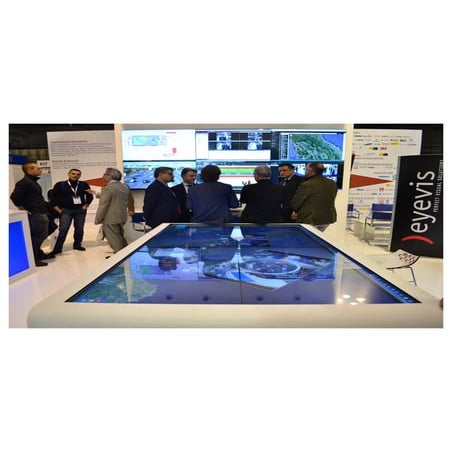 eyevis @ Fiera Sicurezza 2015 - control room | PDF
