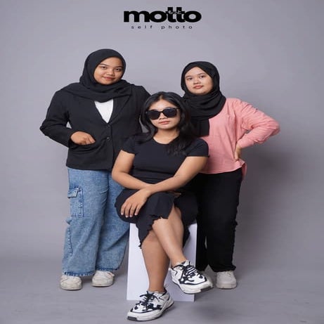 Pilihan Self Photo Studio Malang . WA 0851 9824 3815.pdf