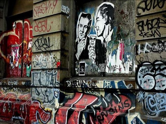 Pros and cons of graffiti and street art | PPTX