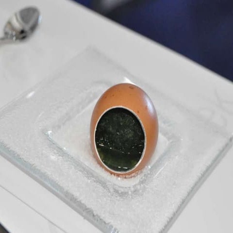 Lufthansa First Essen | PPT