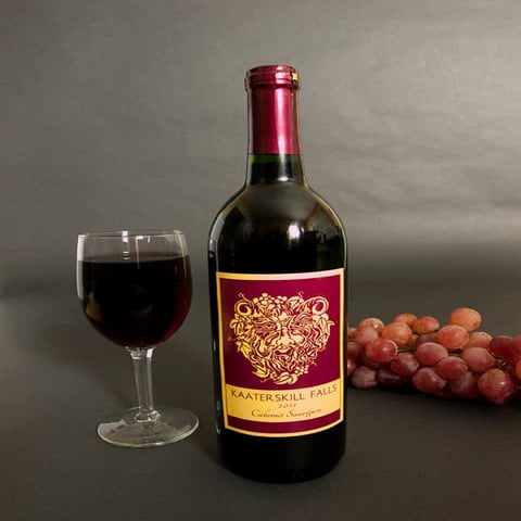 Mock Wine Label on Bottle | PDF | Alcoholic Beverages | Food & Drink