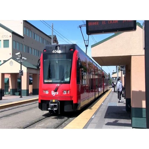 MTS Trolley Siemens S70 Orange Line Departing La Mesa Blvd at 3 minutes ...
