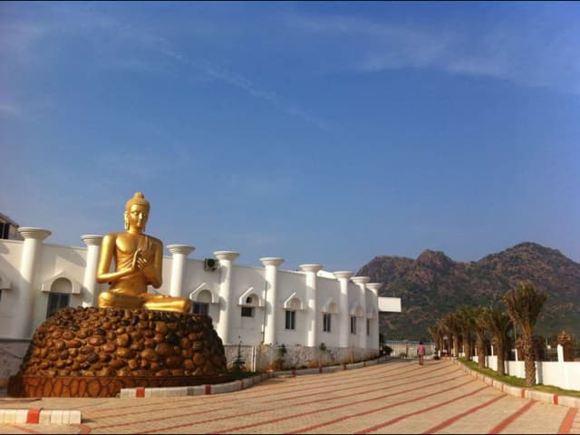 Vonlay; A paradigm shift in post endodontic restoration: A case report ...