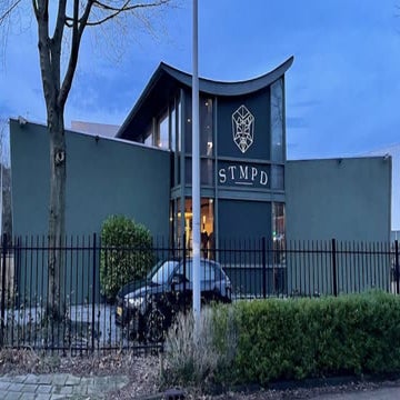 Arquitetura da STMPD Records - Martin Garrix | PDF