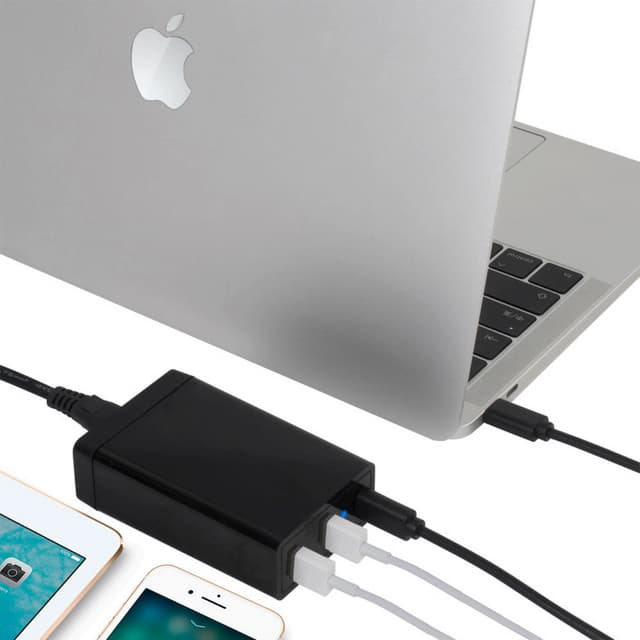 Universal AC Adapter with Type-C and 2 Quick Charge 3.0 USB Ports | PDF