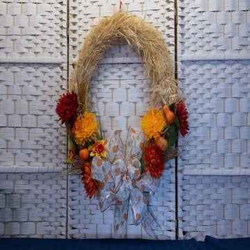 One Crafty Family Fall Wreaths Slide Show | PPTX